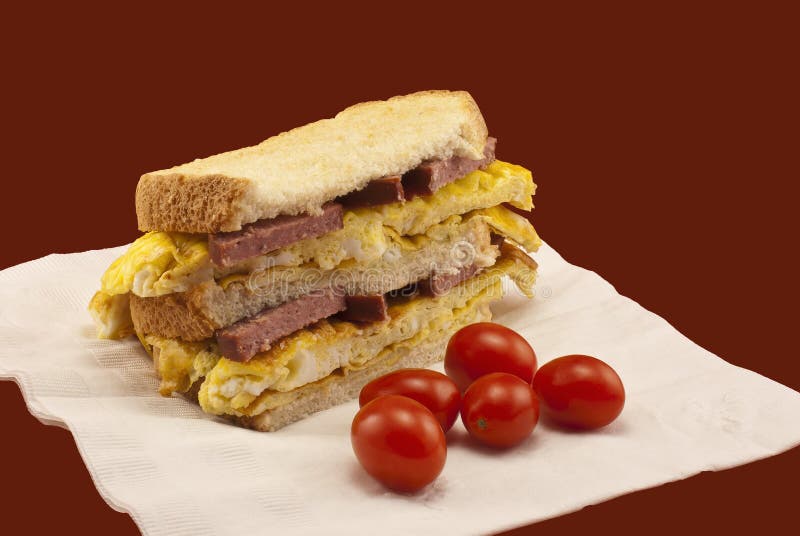 Wurst-Sandwich stockfoto. Bild von getrennt, schnell - 13465722