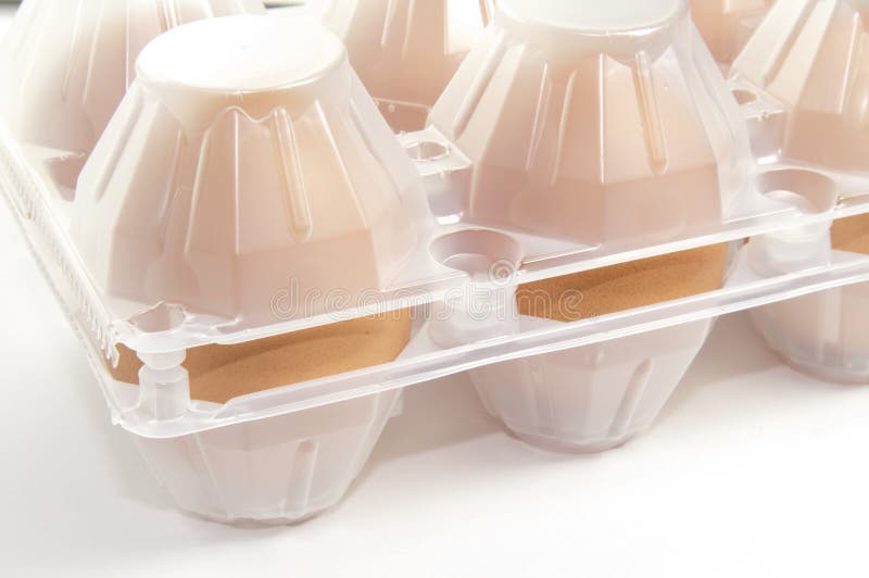 Eieren in doos stock foto. Image of moeilijk, gevogelte - 18302076