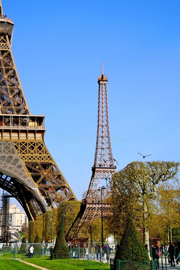 Eiffel and Her Baby Daughter Eiffela Editorial Photo - Image of tower ...