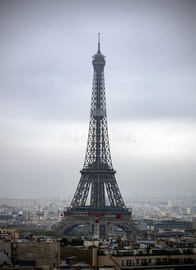 Eiffel Tower on a fall day stock image. Image of fall - 165802607