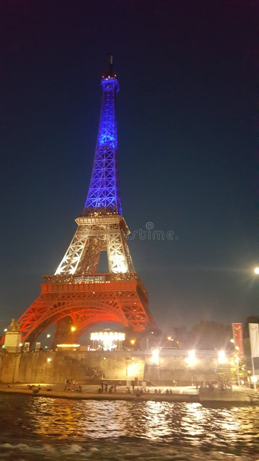 Eiffel Tower editorial stock image. Image of paris, tower - 85595394