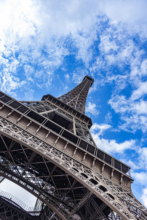 The Eiffel Tower in Paris Against the Backdrop of a Beautiful Sky ...