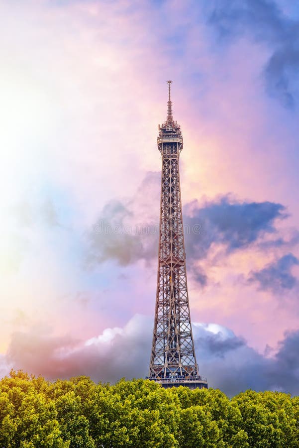 The Eiffel Tower in Paris Against the Backdrop of a Beautiful Sky ...