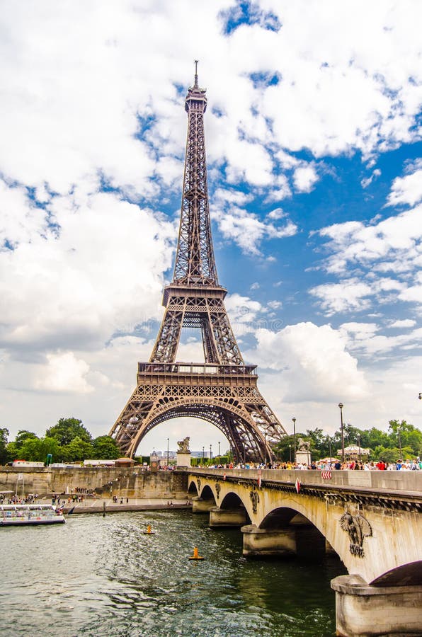 Eiffel Tower editorial photography. Image of architectural - 72998857