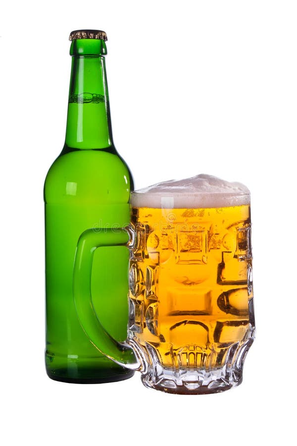 Ein Becher Bier, Eine Flasche Bier Stockbild - Bild von glas, luftblase ...