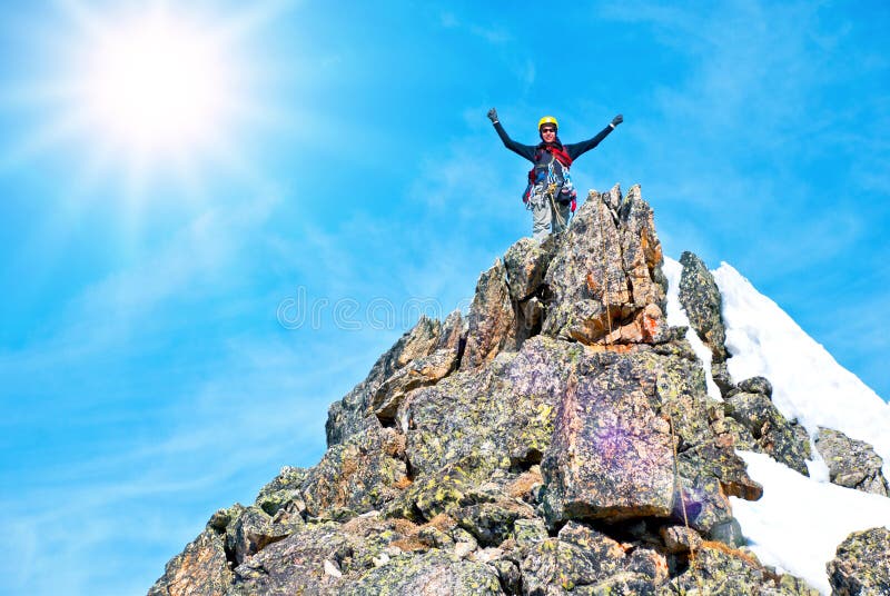 Ein Bergsteiger Auf Dem Gipfel Stockfoto - Bild von landschaft ...