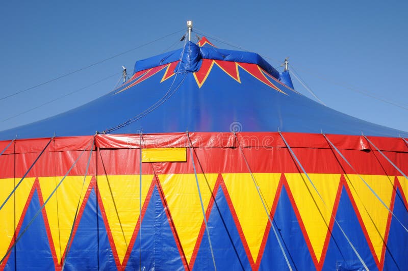 Buntes Zirkus-Zelt stockbild. Bild von karussell, clown - 26086283
