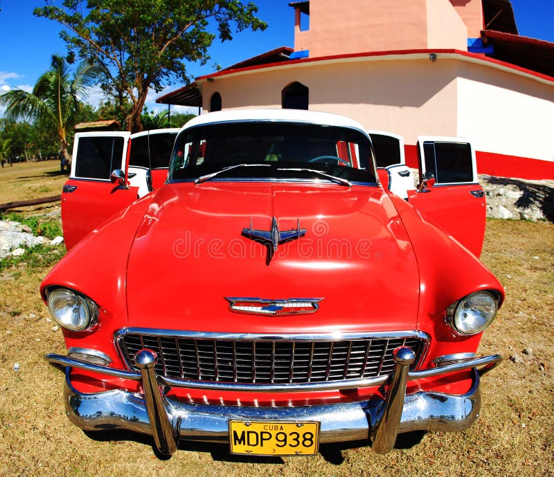 Ein Klassisches Altes Auto Ist Rote Farbe Redaktionelles Stockbild ...