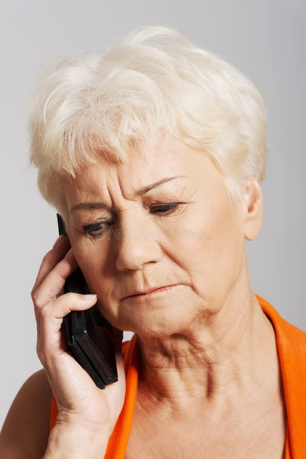 Eine Alte Dame, Die Durch Telefon Spricht. Stockbild - Bild von ...