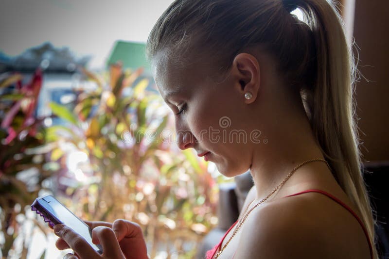 Eine Frau in einer Stange stockfoto. Bild von einzeln - 59764528