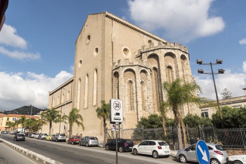 Messina, Sizilien, Italien - 5. Mai 2014: Die Ansicht Des Hafens Von ...