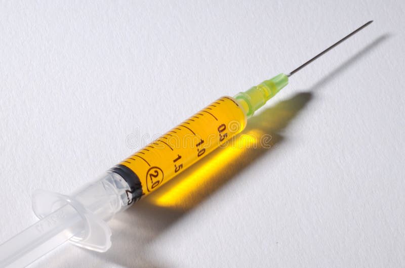 Eine Spritze stockfoto. Bild von apotheke, nadel, medizinisch - 2529108