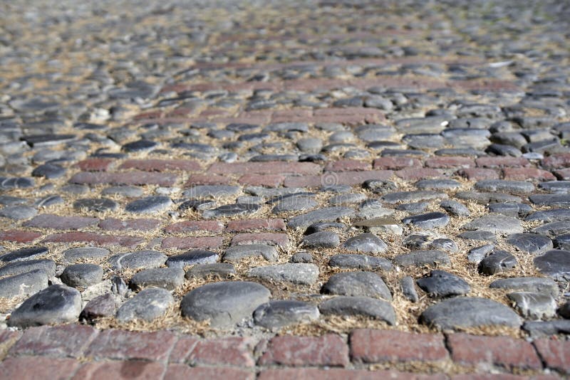 Gepflasterte Straße In Alba, Italien Stockfoto - Bild von italienisch ...
