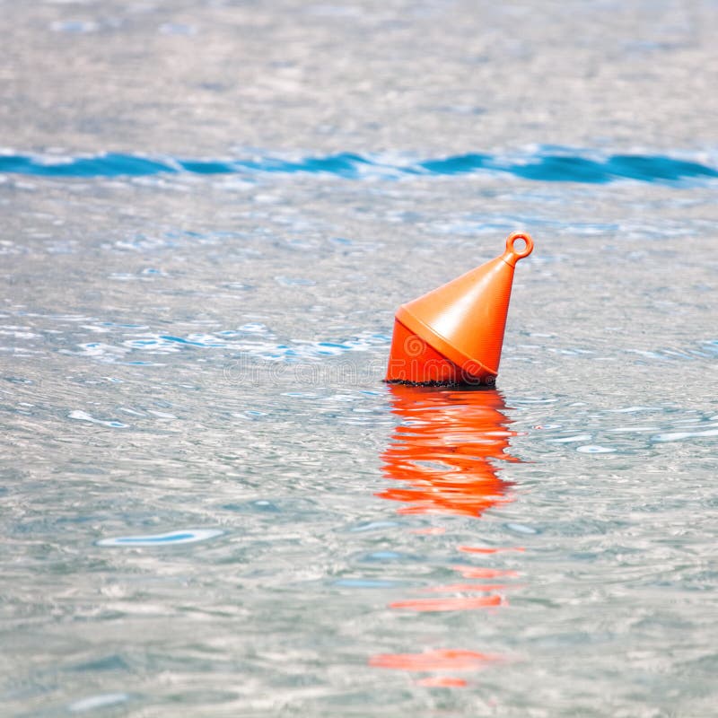 Die rote Boje im Meer stockbild. Bild von marine, abdeckung - 25650381