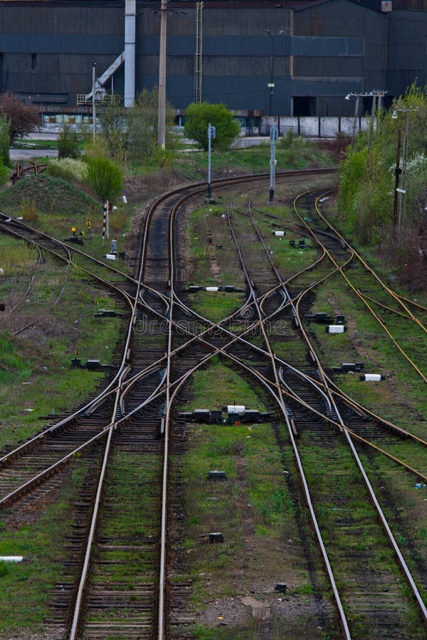 Eisenbahn-Schnitt stockbild. Bild von verlassen, blau - 92968521
