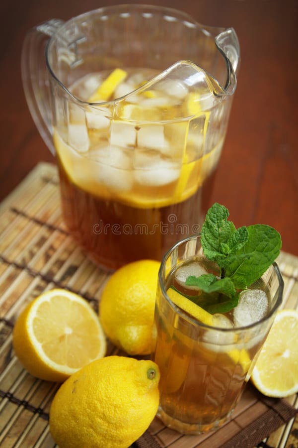 Eistee stockfoto. Bild von getränk, gelb, abkühlen, erneuern - 9559820