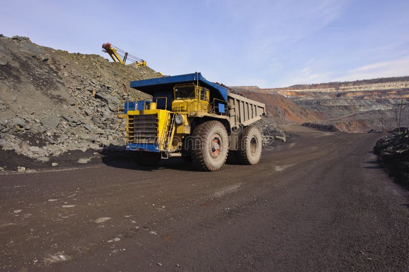Kariery Ekstrakci Ruda żelaza Zdjęcie Stock - Obraz złożonej z diesel ...