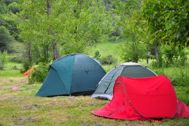 El acampar imagen de archivo. Imagen de refugio, parque - 22427157