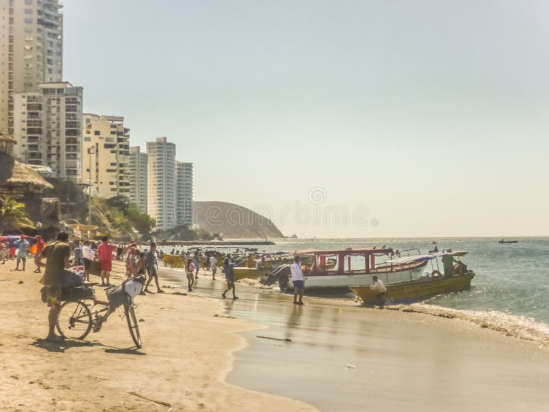 Playa Del EL Rodadero En Colombia Imagen editorial - Imagen de azul ...