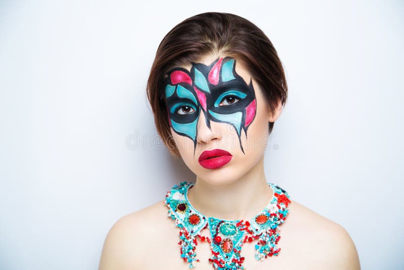 El Arte De La Mujer Compone Rojo Azul Imagen de archivo - Imagen de ... El Arte De La Mujer Compone Rojo Azul Imagen de archivo - Imagen de ...