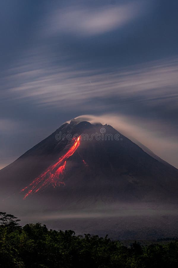 El arte de merapi lava foto de archivo. Imagen de horizonte - 254635366