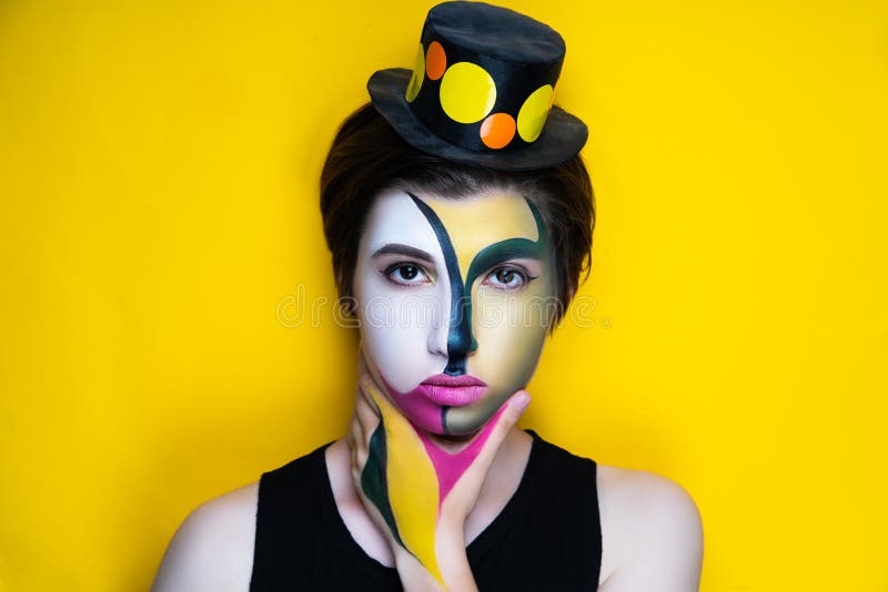 El Arte Del Cubismo De La Mujer Compone Foto de archivo - Imagen de ... El Arte Del Cubismo De La Mujer Compone Foto de archivo - Imagen de ...