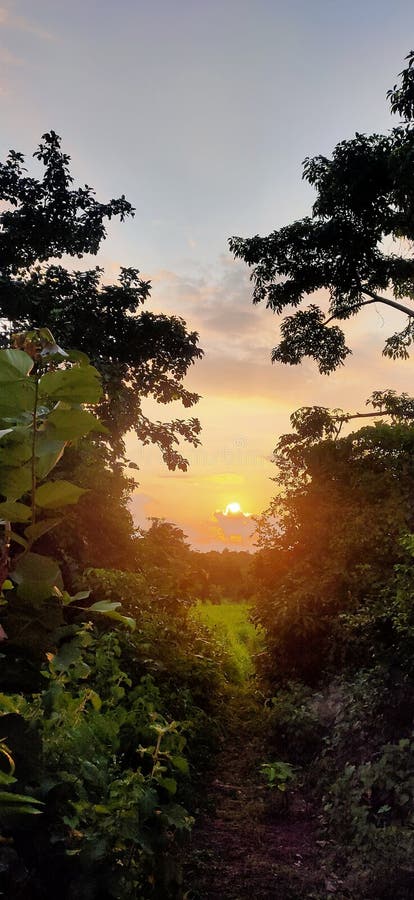 El Atardecer Nunca Debe Pasar Desapercibido Imagen de archivo - Imagen ...