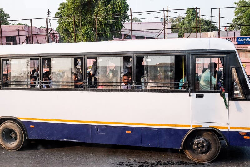 Transporte De Omnibus En La India Imagen editorial - Imagen de ateste ...