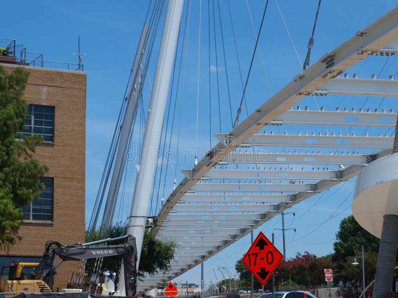 El Cable Permanecía a Katy Trail Pedestrian Bridge Imagen editorial ...