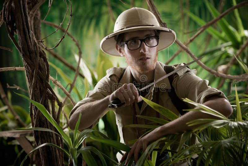 Aventurero Joven En La Selva Foto de archivo - Imagen de colonial ...