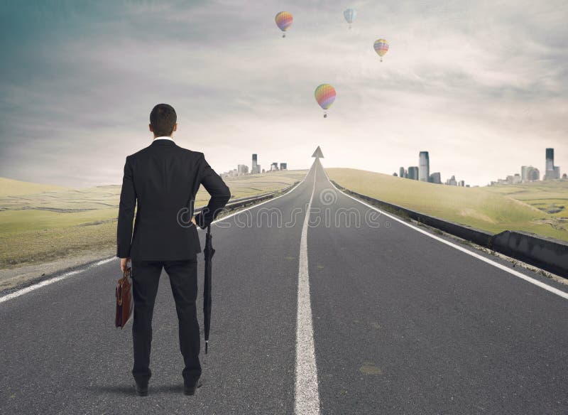 El camino al éxito imagen de archivo. Imagen de hierba - 33024149