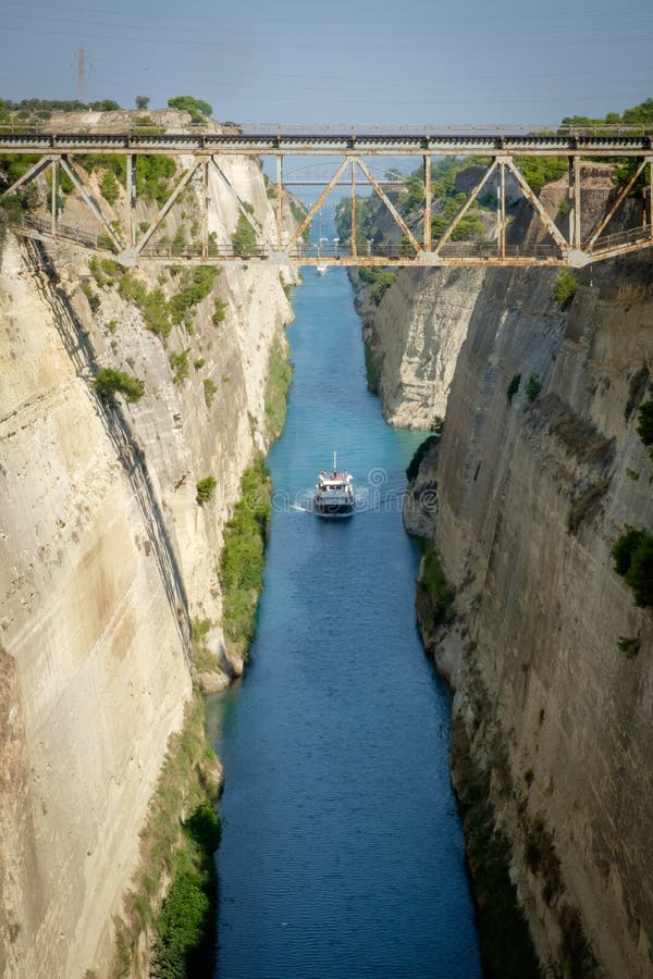 El Canal De Corinto Conecta El Golfo De Corinto Con El Golfo De Saronic ...