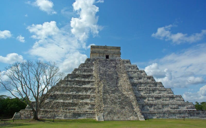 El Castillo Picture. Image: 4414309