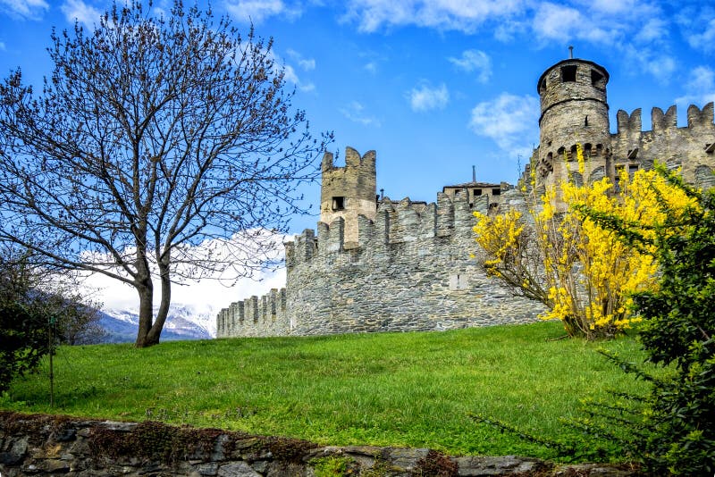 El Castillo De Fenis En El Valle De Aosta, Italia Foto de archivo ...