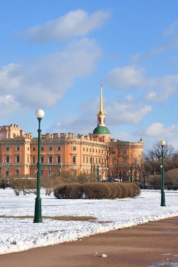 El Castillo De Mikhailovsky Foto de archivo - Imagen de hermoso, torre ...