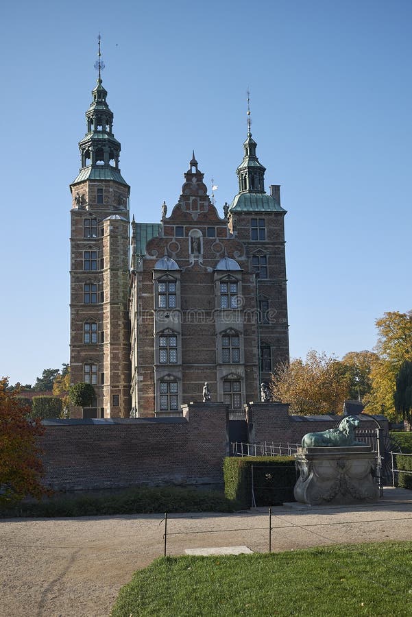 El Castillo De Rosenborg En Kongens Tiene Fotografía editorial - Imagen ...