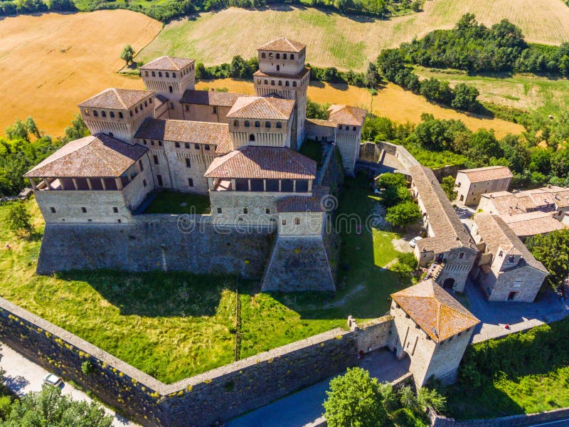 El Castillo De Torrechiara En Parma Italia Imagen de archivo - Imagen ...