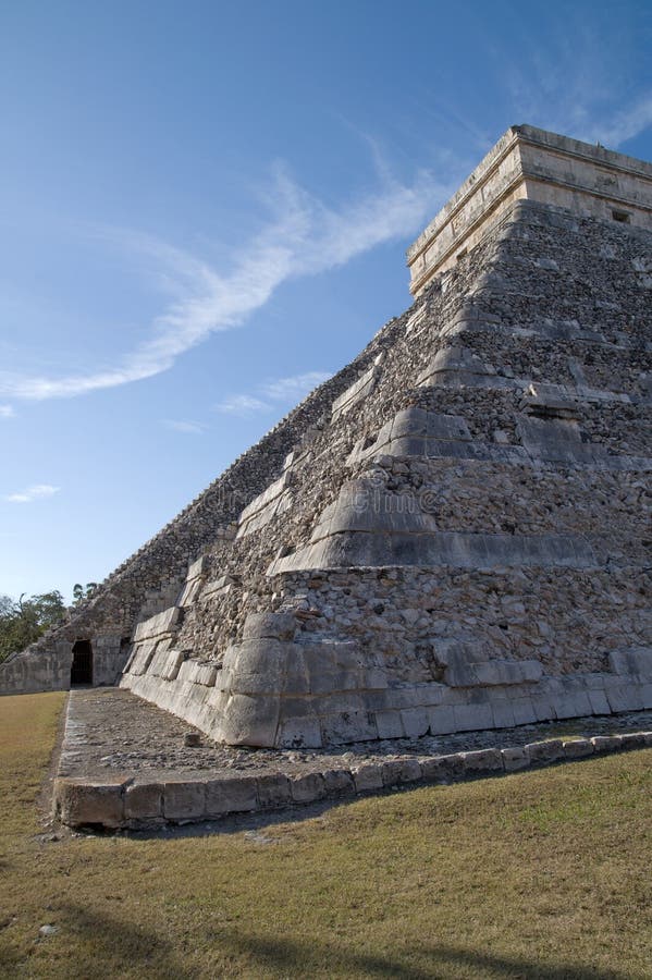 EL Castillo (el Castillo) - Templo De Kukulkan Imagen de archivo ... EL Castillo (el Castillo) - Templo De Kukulkan Imagen de archivo ...