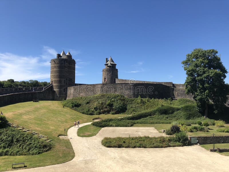 El Castillo Medieval De Fougeres Foto de archivo - Imagen de medieval ...