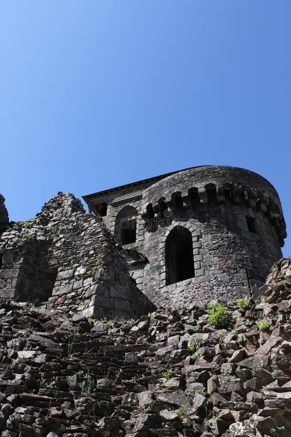 El Castillo Medieval De Fougeres Imagen de archivo - Imagen de potencia ...
