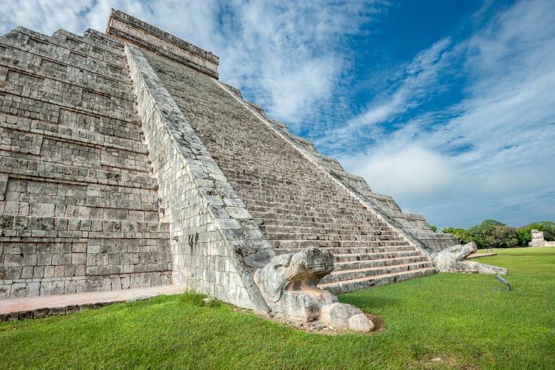 El Castillo O Templo De La Pirámide De Kukulkan, Chichen Itza, Yucatán ... El Castillo O Templo De La Pirámide De Kukulkan, Chichen Itza, Yucatán ...