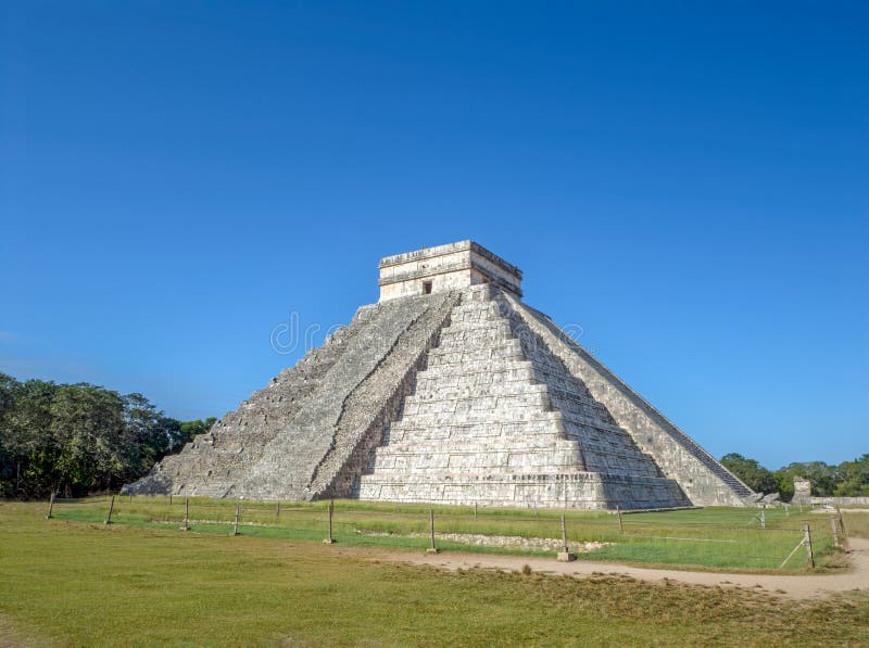 El Castillo Pyramid of Chichen Itza Ancheological Site Stock Photo ...