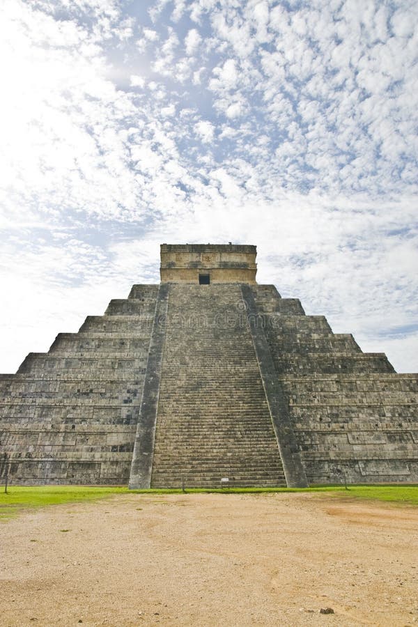 El Castillo Pyramid in Chichen Itza Stock Photo - Image of culture ...