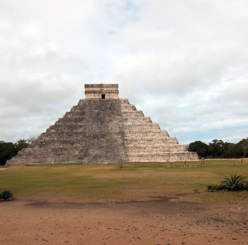 El Castillo Temple Kukulcan Pyramid at Mexico S Chichen Itza Mayan ...