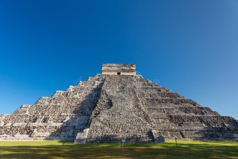 El Castillo Temple of Kukulkan, Chichen Itza, Mexico Stock Image ...