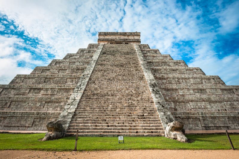 El Castillo or Temple of Kukulkan Pyramid, Chichen Itza, Yucatan ...