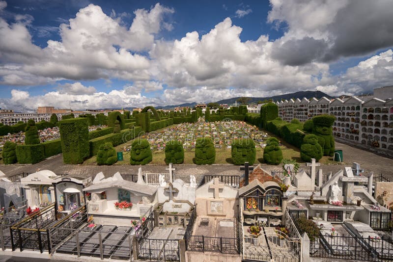 TULCAN, ECUADOR - 3 DE JULIO DE 2016: El Monumento De La Independencia ...