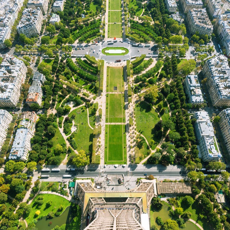 El Champ de Mars, París imagen de archivo. Imagen de aéreo - 38809297