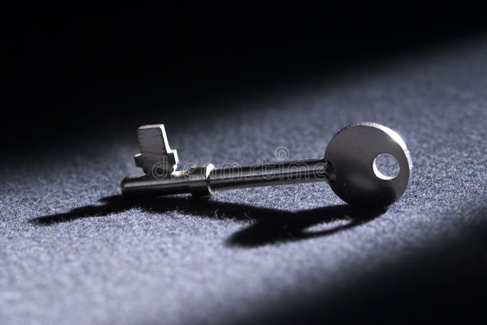 El clave perdido imagen de archivo. Imagen de clave, sombra - 2814649