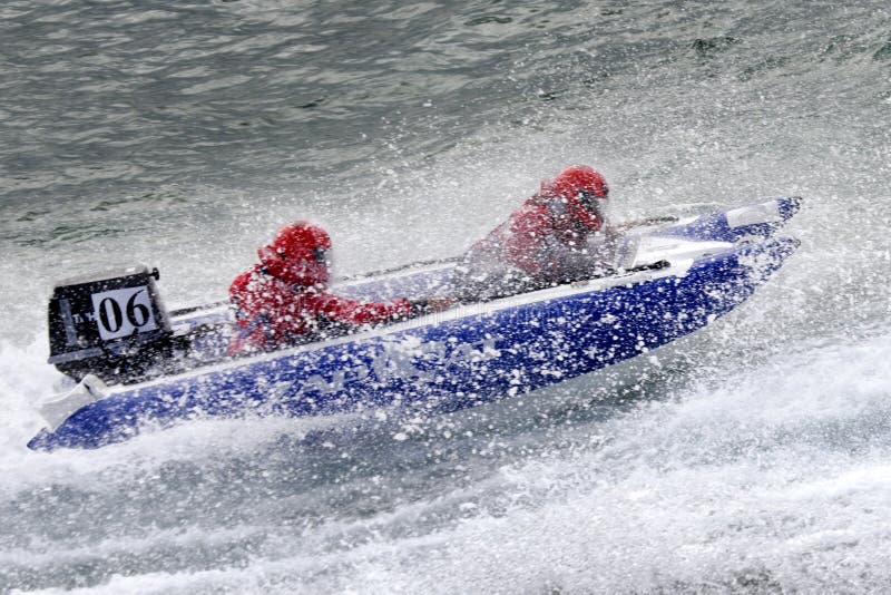 Etiquetas, Barra Y Códigos De Empaquetado De QR En Las Etiquetas ...